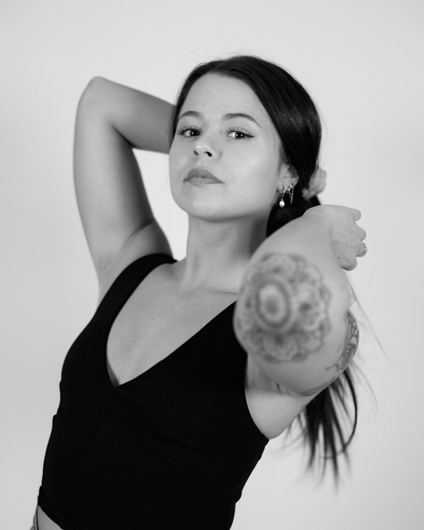 Vanessa en studio - Mario Charette Photographe